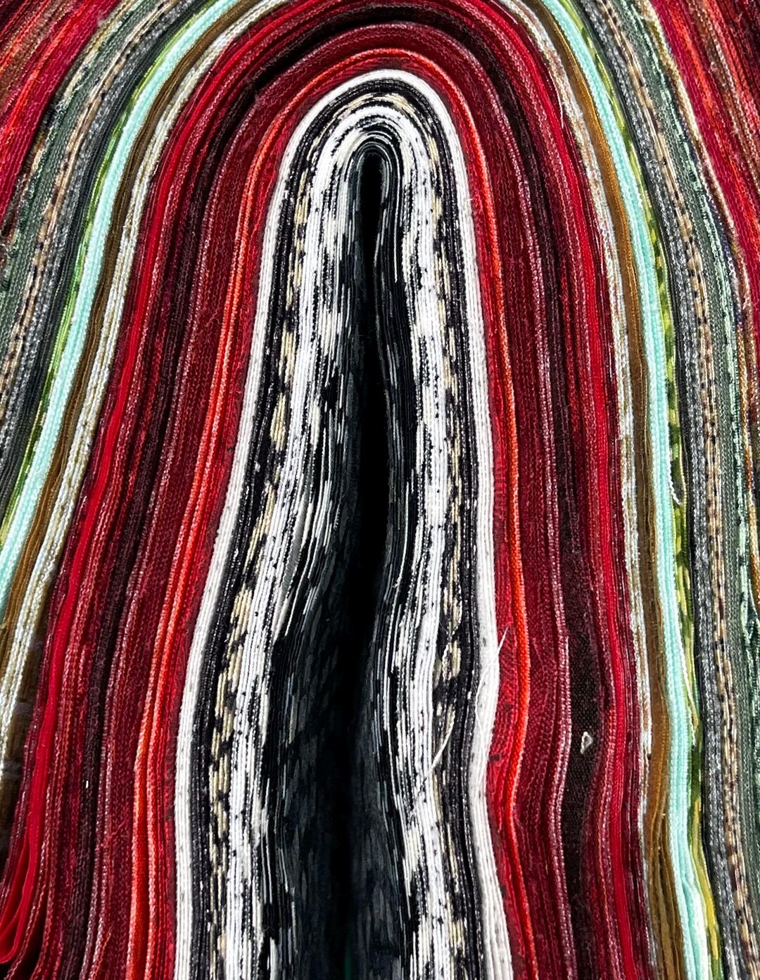 JELLY ROLL Roly Poly Fabric Roll, 36 2 and One Half Inch Strips, Re ...