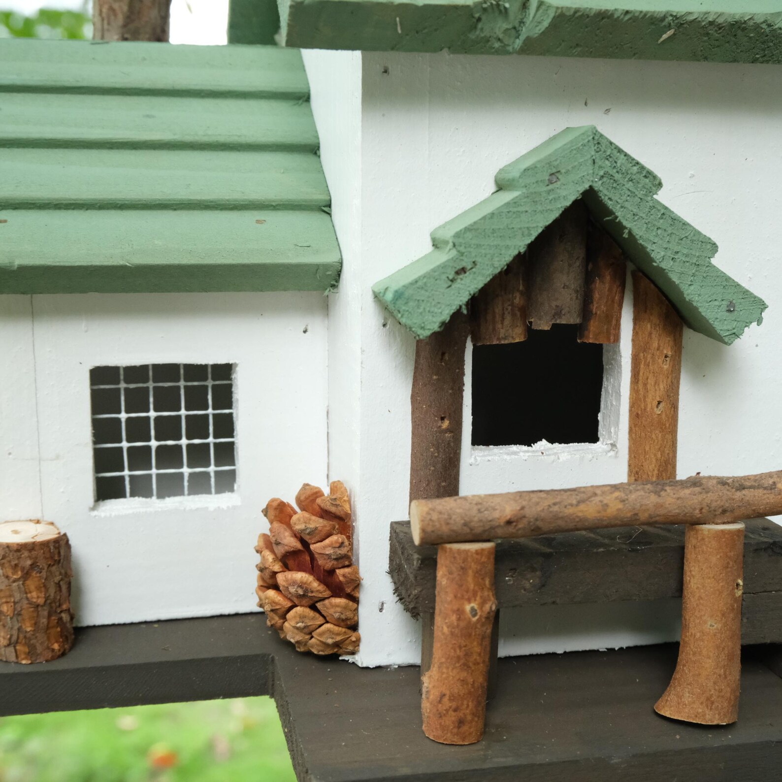 Creative Green Log Cabin Wooden Bird House, Garden Bird Lovers Gift ...