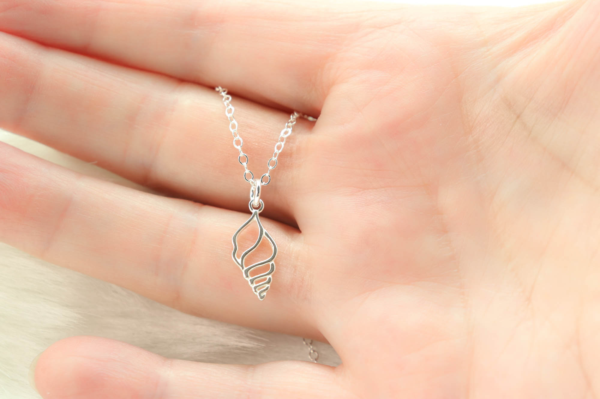 Small Outlined Conch Sea Shell Charm Necklace Friendship Gift | Etsy