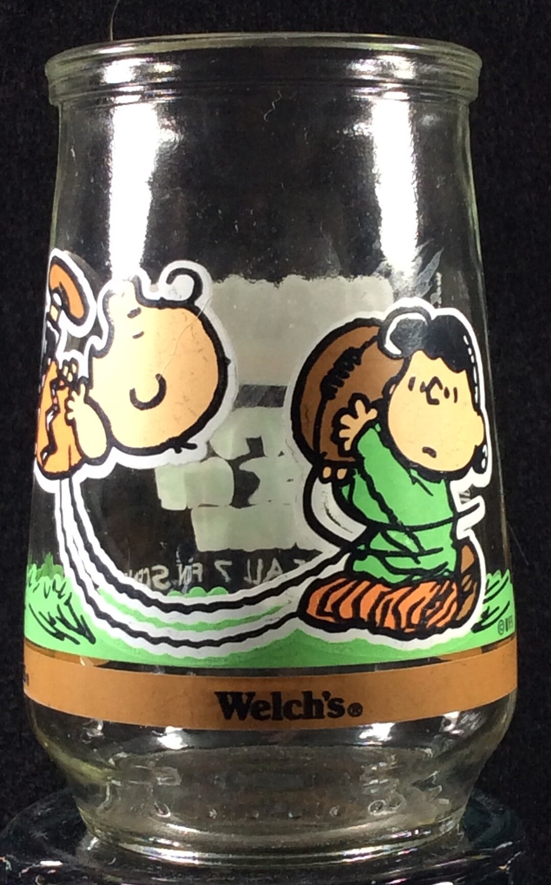 It's Kick off Time Charlie Brown and Lucy Welch's Jelly Jar, Peanuts ...