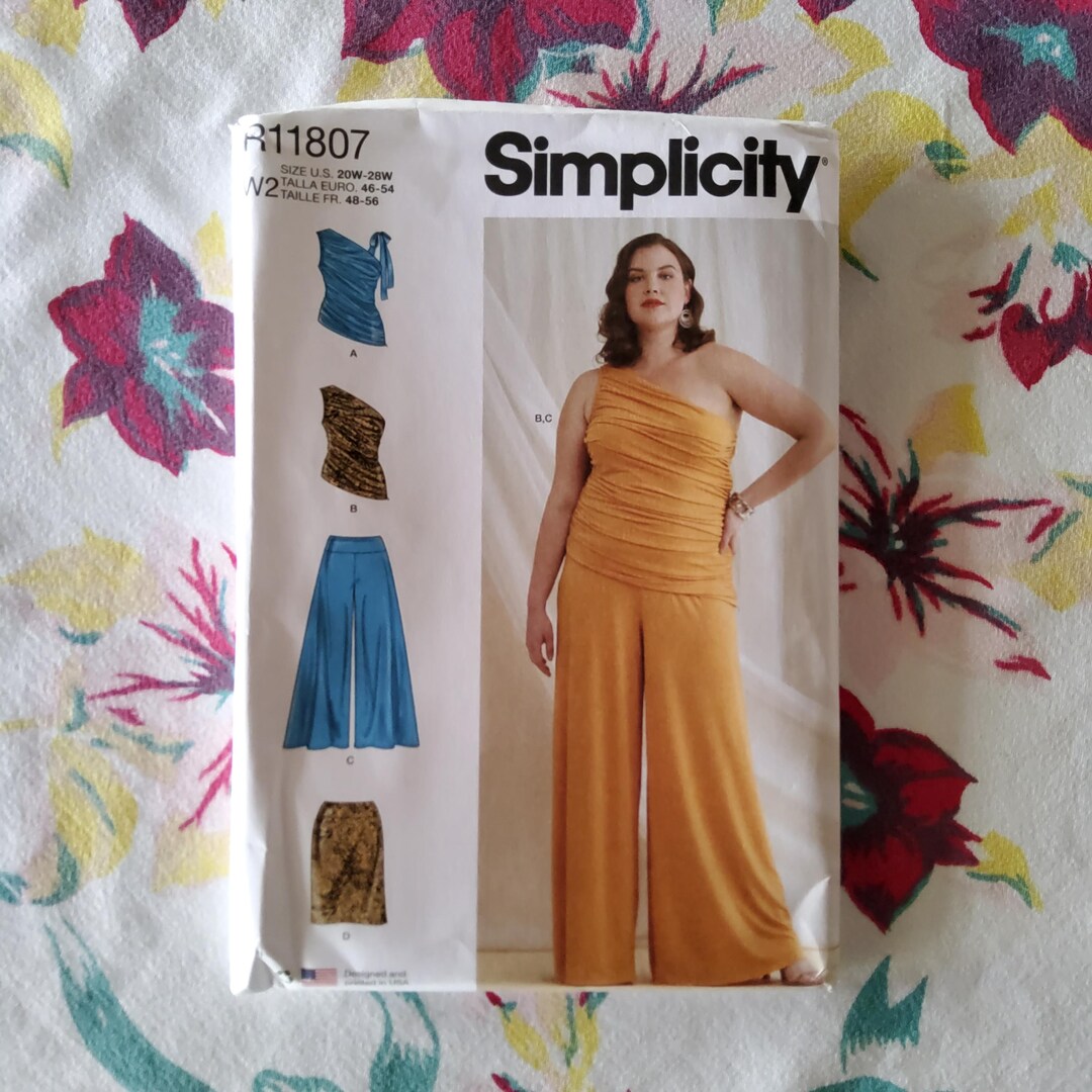 Simplicity 11807 Complete Uncut Factory Folds 2023 Sewing Pattern ...
