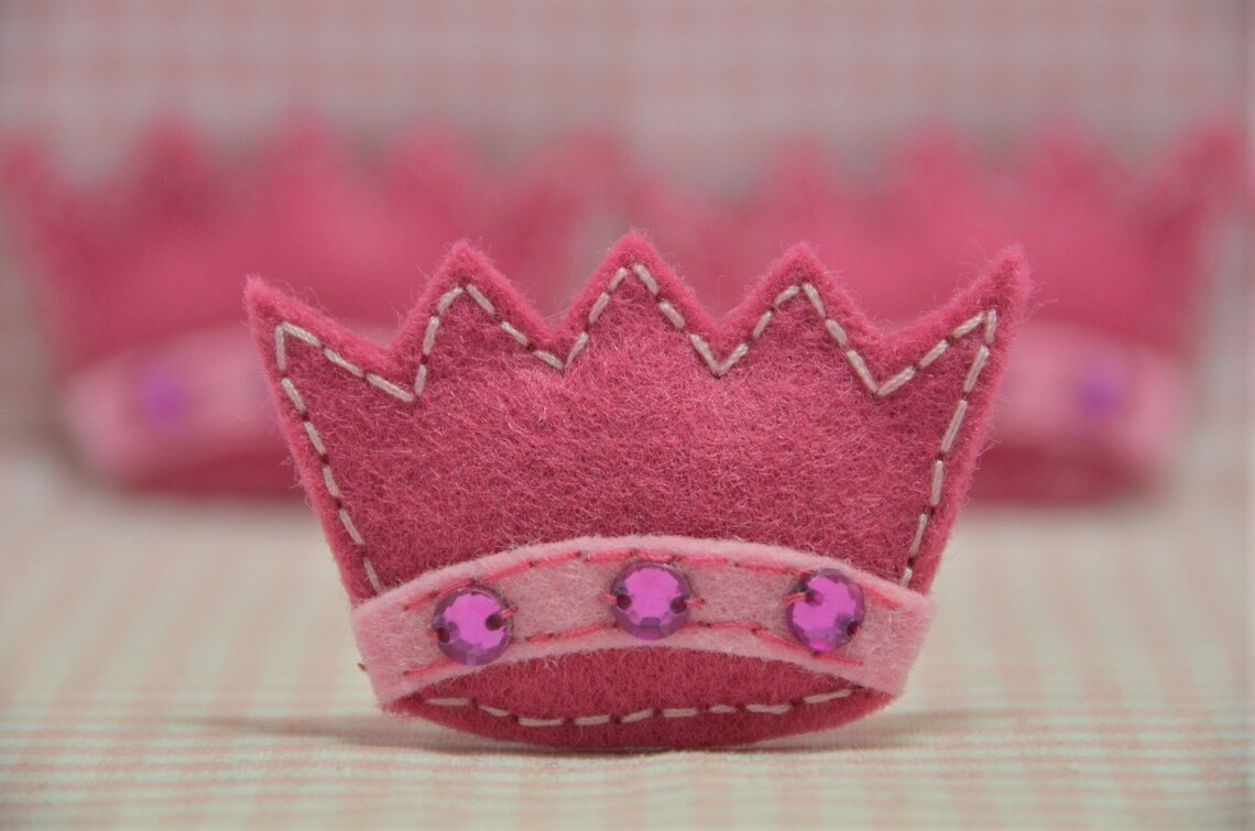 Set of 6pcs Handmade Puffy Felt Crownlipstick FT619 | Etsy