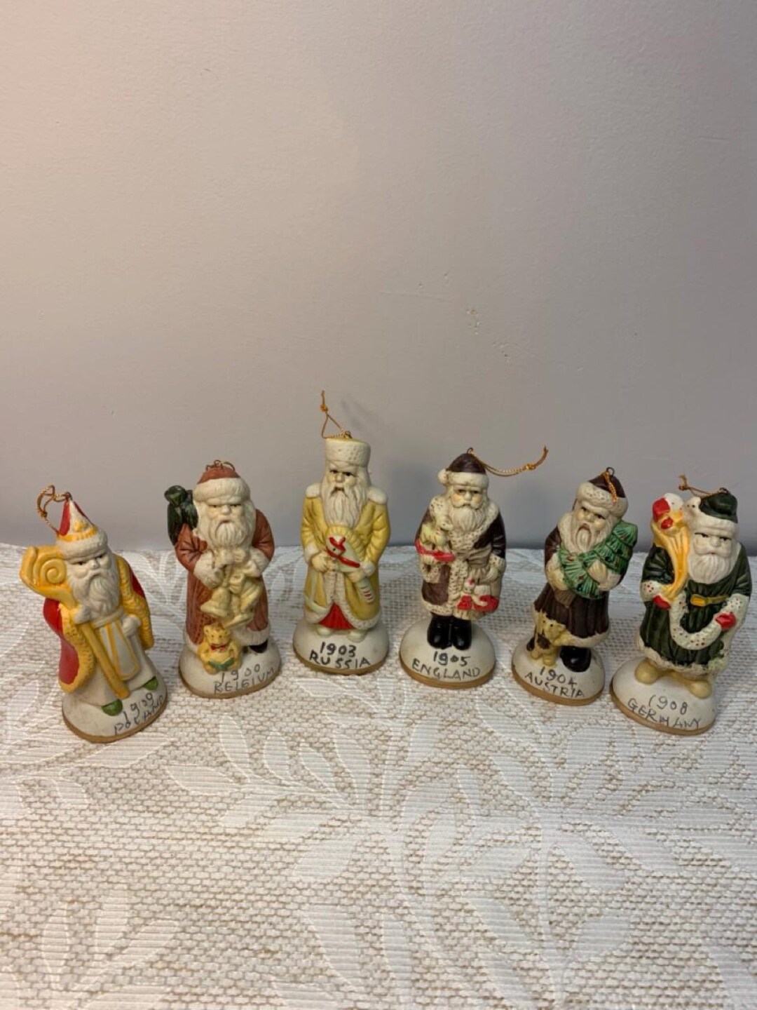 Set of 6 Porcelain Santas From Around the World. Vintage Porcelain ...