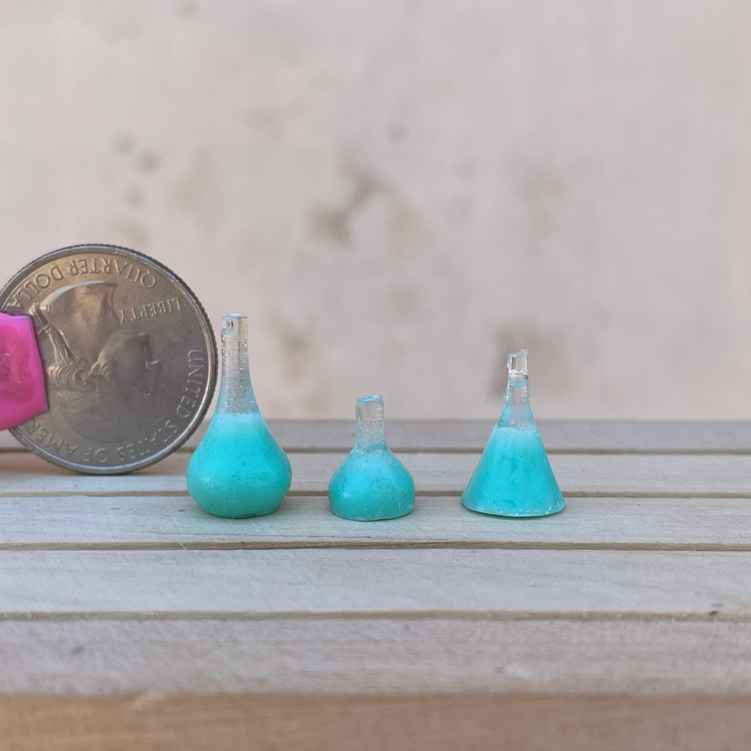 Turquoise Laboratory Flasks Set of 3 Glassware Mad Scientist Potions 1/ ...