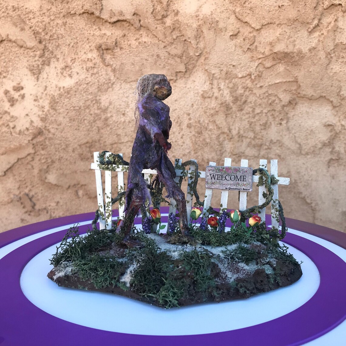 1/12 Scale Zombie Walking Dead Grandma Diorama Apocalypse Garden Fence ...
