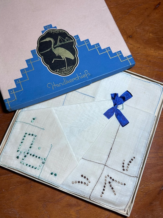 Antique Handkerchief Box with 3 Hankies - Handkerchief - Gem