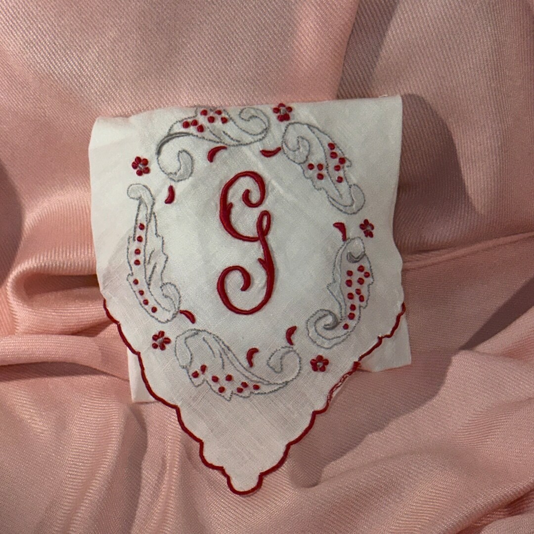 Lavender Sachet Made From an Vintage Initial G Handkerchief Bridal ...