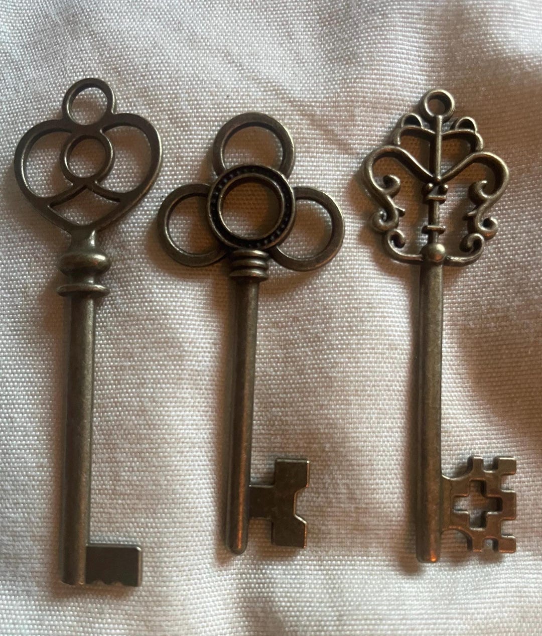 Small Bronze Keys for Crafts and Decor and Accessorising - Etsy