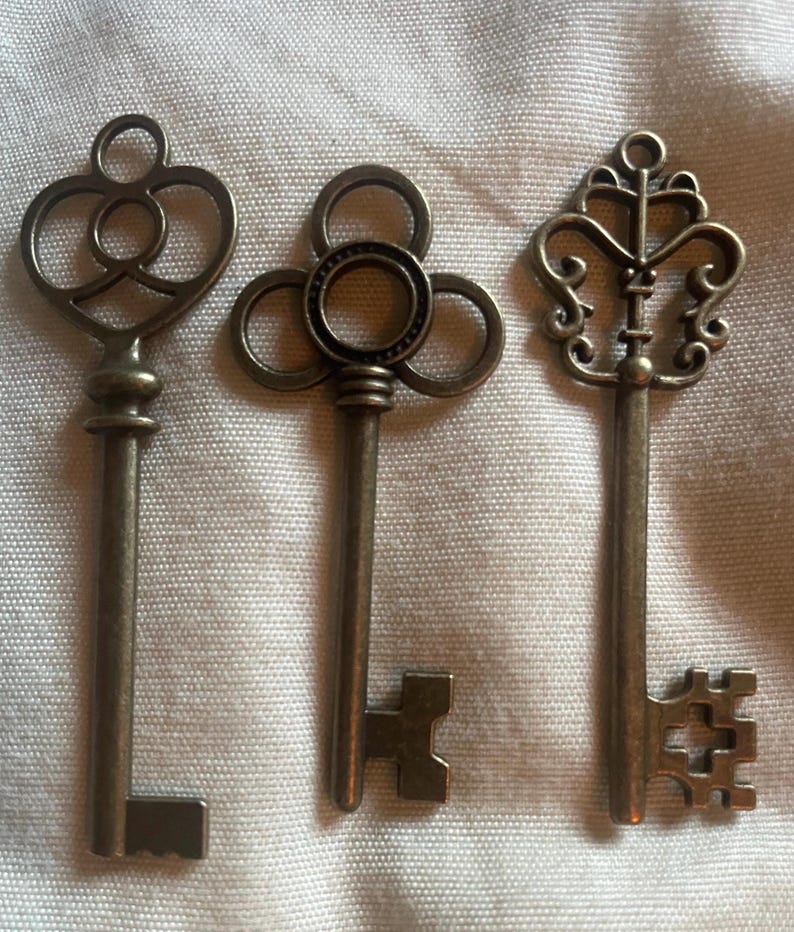 Small Bronze Keys for Crafts and Decor and Accessorising - Etsy