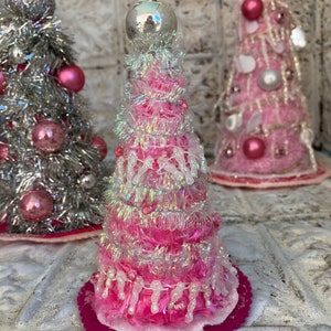 Christmas Tree Pink Novelty Yarn Garland Icicles Ornaments Dream Forest ...