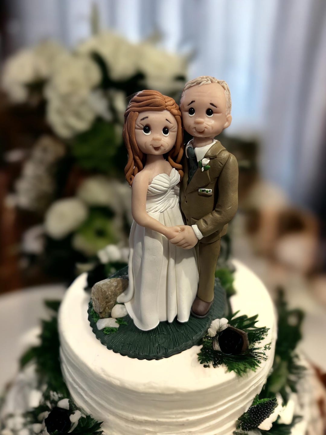 Custom Wedding Cake Topper: Bride and Groom Figurine (DEPOSIT ONLY) - Etsy