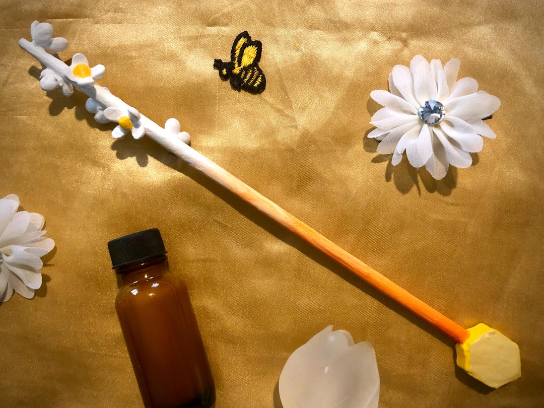 Handmade Honeycomb and Wildflower Magic Wand - Etsy