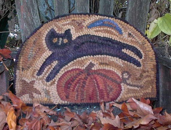 Items similar to Primitive Rug Hooking Pattern on Linen ~ Fall Frolic ...