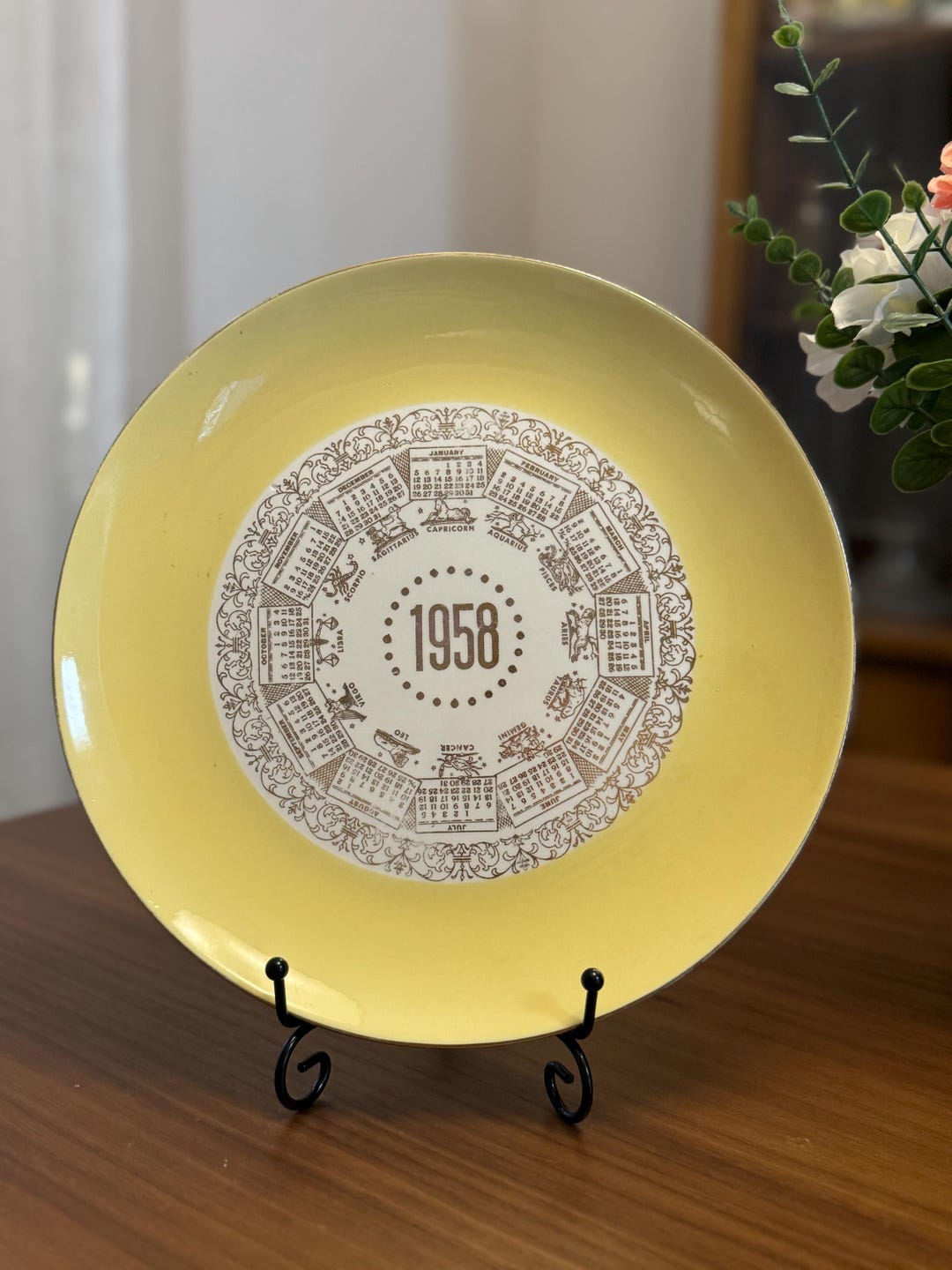 Vintage 1958 CALENDAR Plate With Zodiac Signs- Yellow With Gold Rim 10 ...