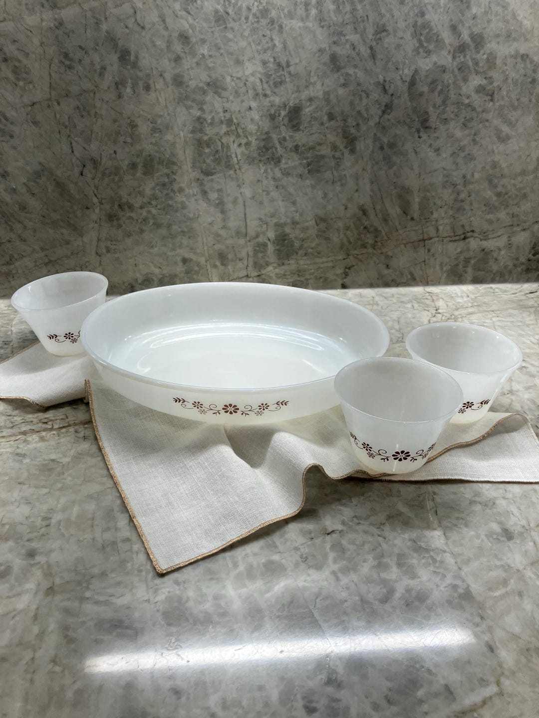 Set of Vintage Dynaware PYR-O-REY Milk Glass Casserole and Custard Cups ...