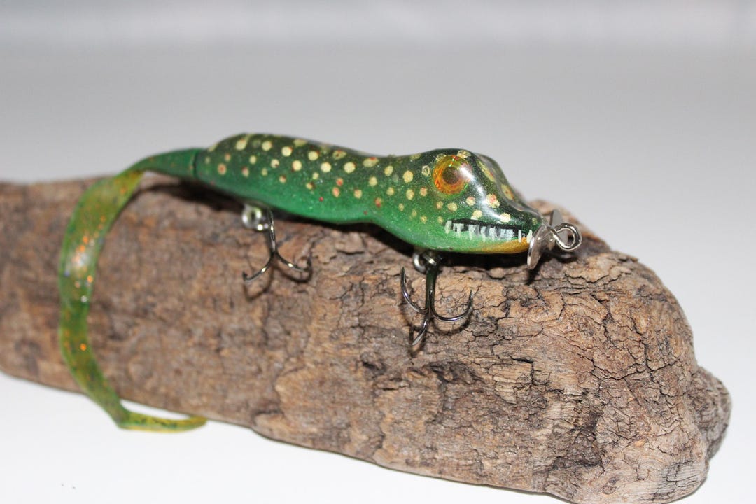 Handmade One of a Kind Green Lizard Fishing Lure - Etsy