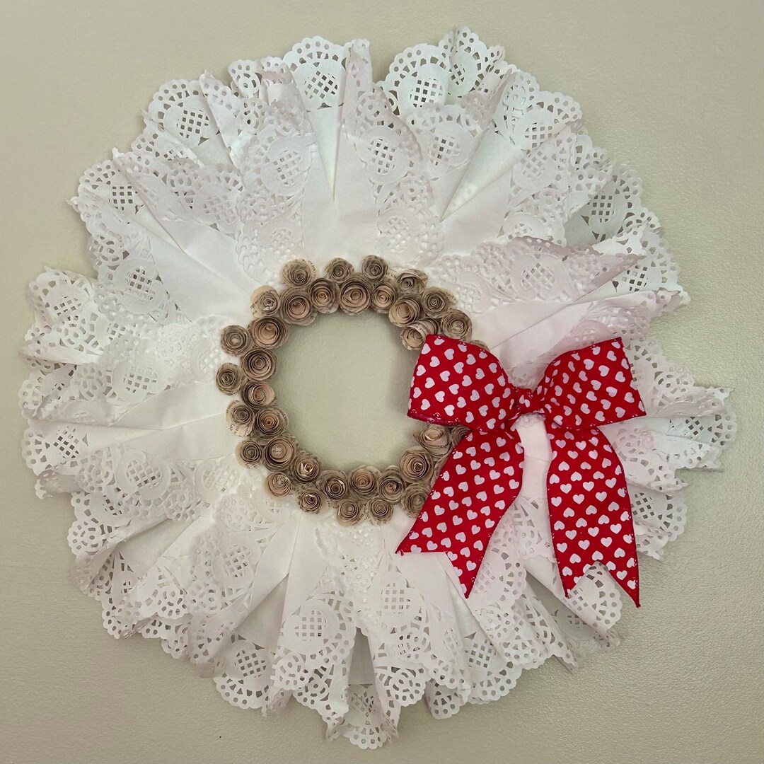 White Paper Doily Wreath I Cottage Style Decoration I Shabby Chic Wall ...