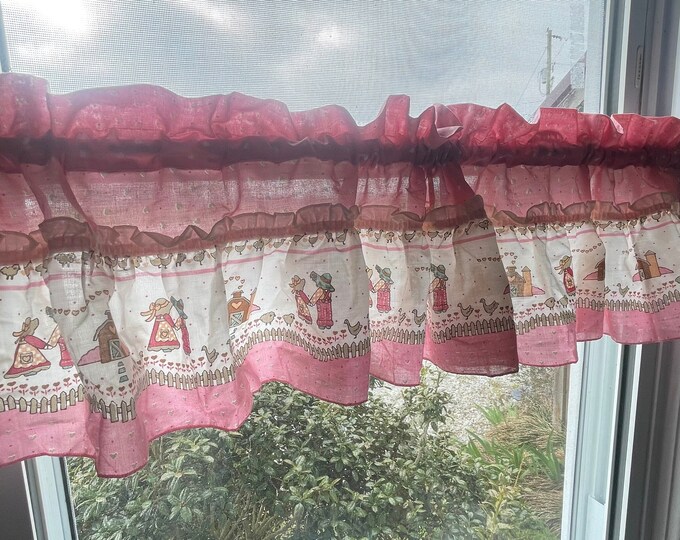 Vintage 1980's Pink and off White Hearts Ruffled Valance With Farm ...
