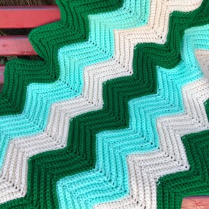 Vintage Narrow Hand Crochet Dark Green, Mint Green and White Chevron ...