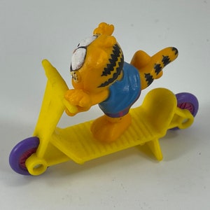 Vintage 1981 Garfield on Scooter United Feature Syndicate 2 1/2" PVC ...
