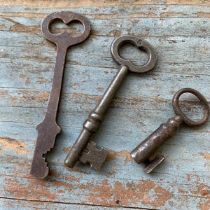 3 Vintage Skeleton Keys Repurposing Destash Altered Art - Etsy