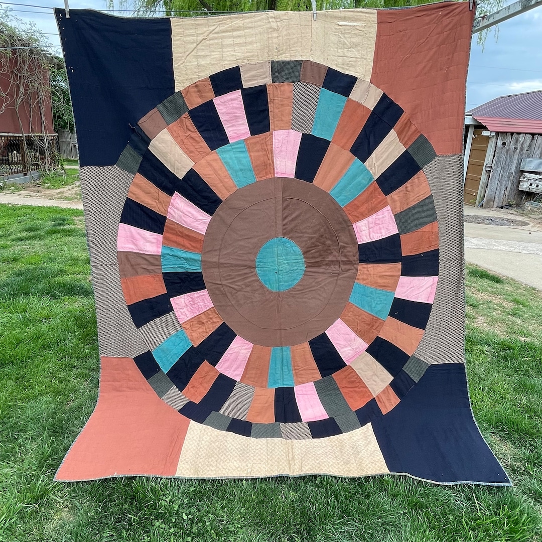 Vintage Hand Quilted Compass or Wagon Wheel Pattern Quilt Plaid Backing ...