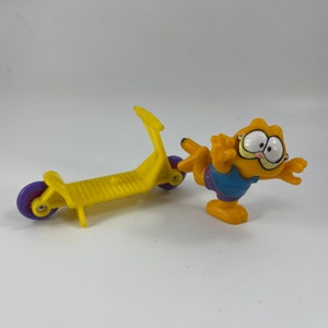 Vintage 1981 Garfield on Scooter United Feature Syndicate 2 1/2" PVC ...
