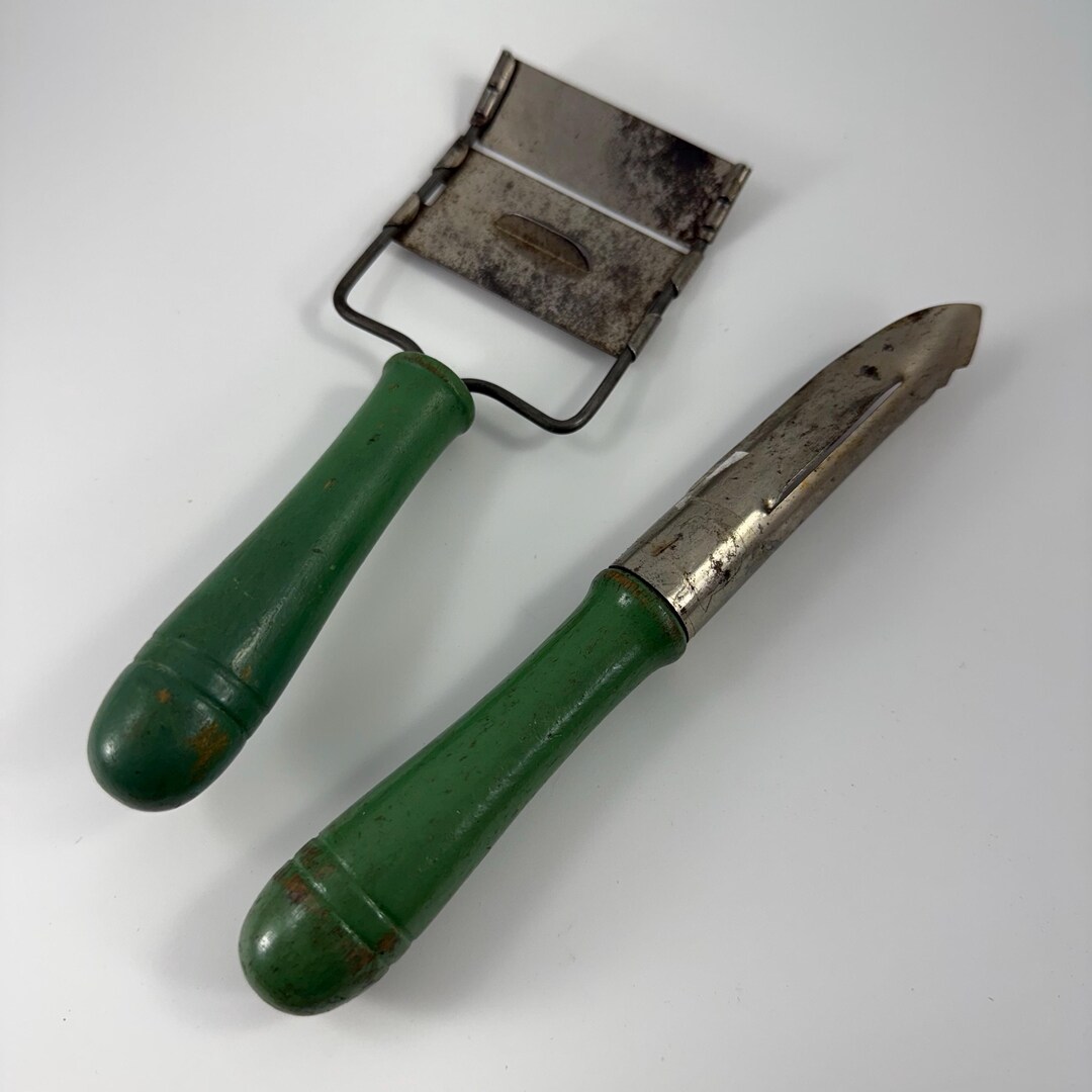 Vintage Grapefruit Corer and Peeler and Slice Both With Old Green ...