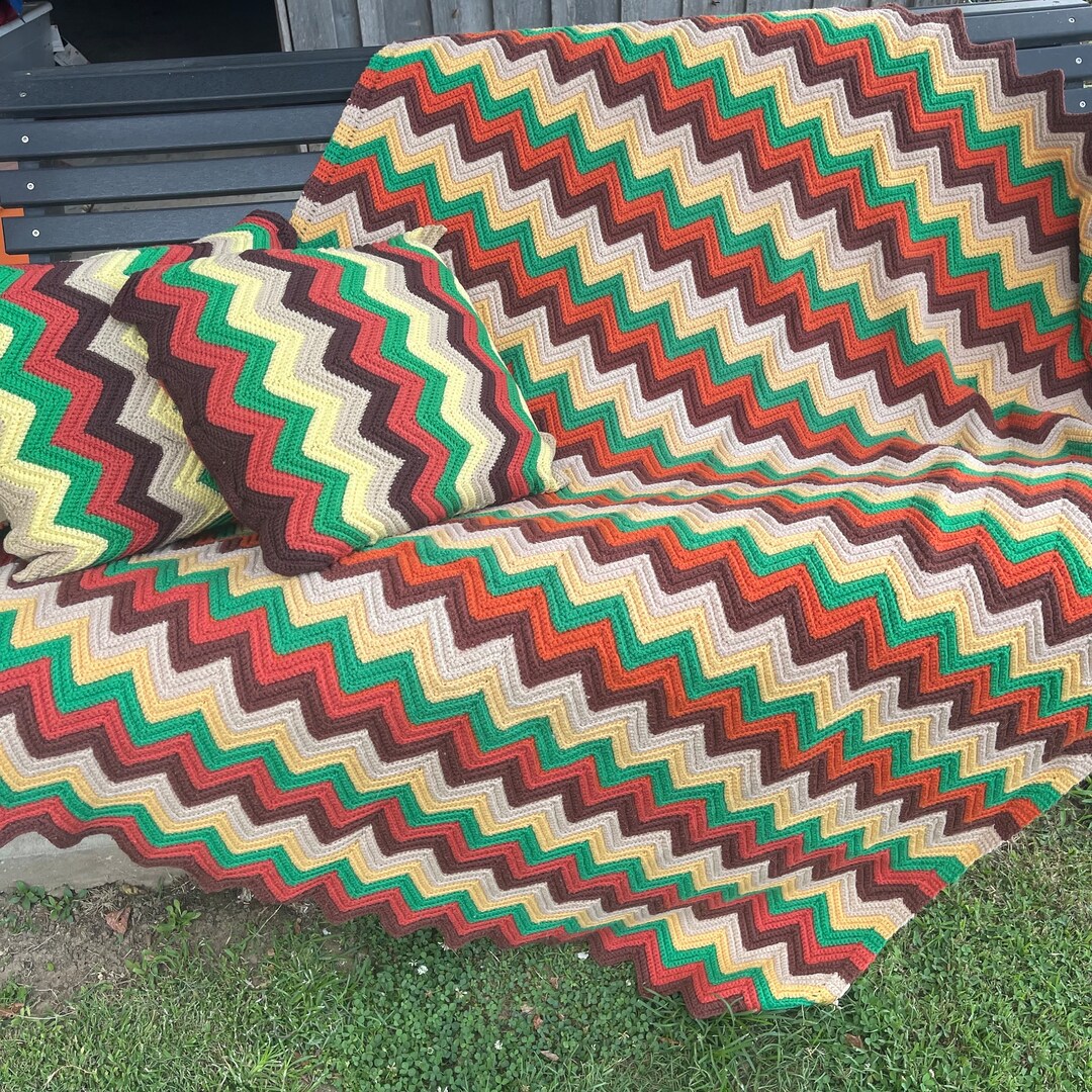 Vintage Hand Crochet Zig Zag Pattern Afghan and Matching Pillows - Etsy