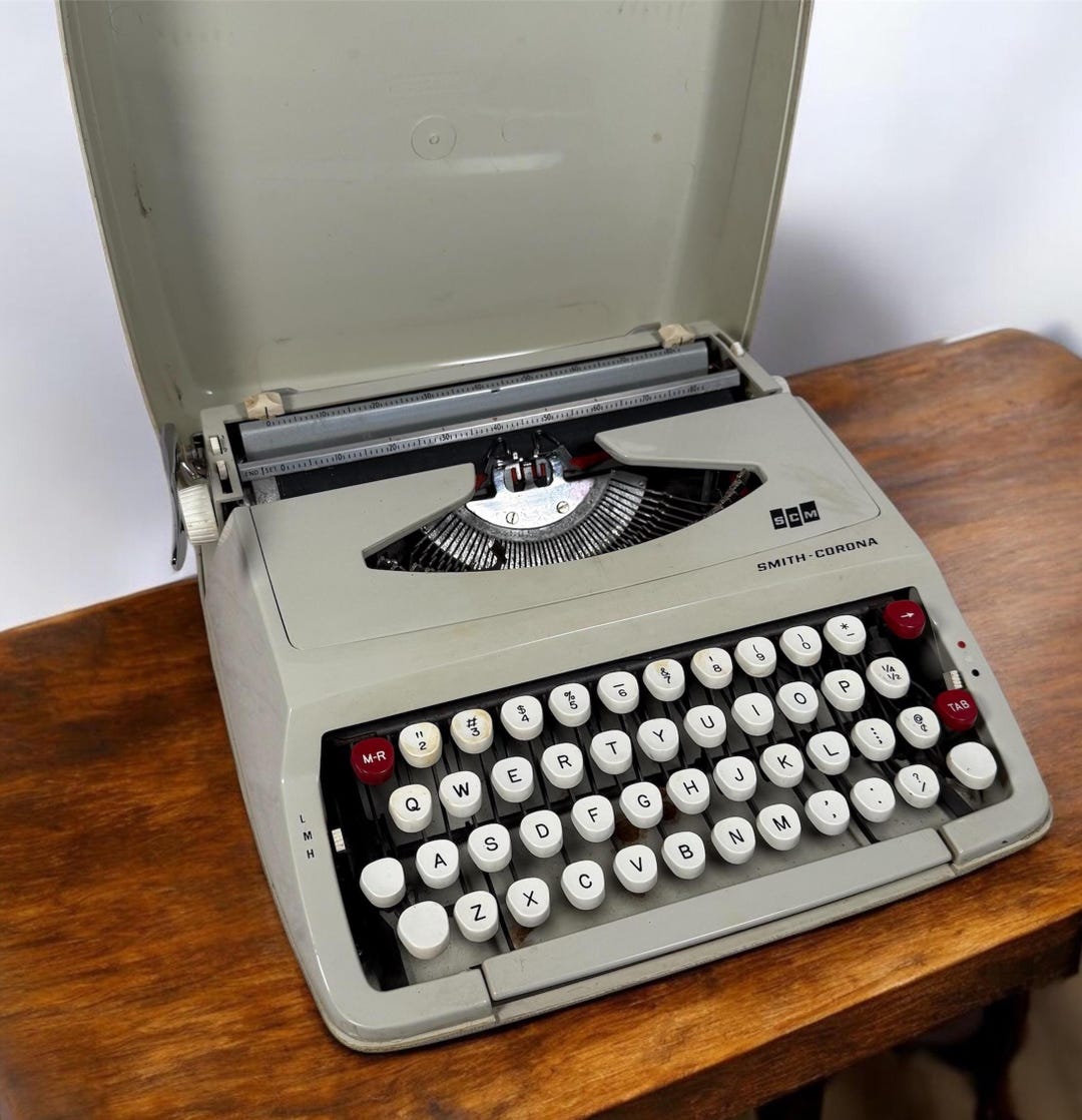 Vintage 1970's Smith-corona Corsair Retro Portable Manual Typewriter ...