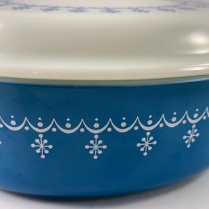 Vintage PYREX Blue Snowflake Garland 1 1/2 Quart Casserole Dish - Etsy