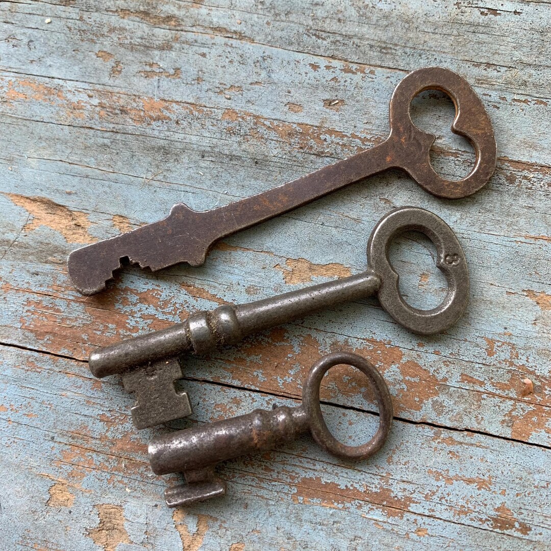 3 Vintage Skeleton Keys Repurposing Destash Altered Art - Etsy