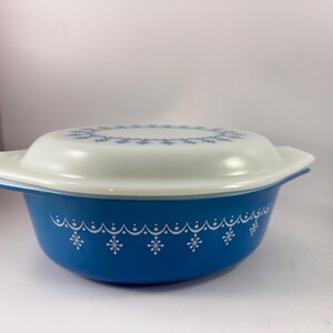 Vintage PYREX Blue Snowflake Garland 1 1/2 Quart Casserole Dish - Etsy