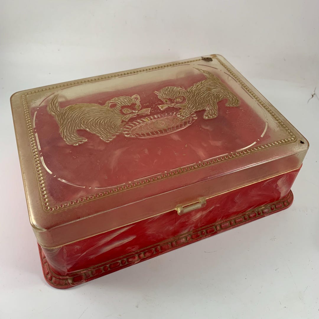 Vintage HOMMER Red Plastic Sewing Box With Embossed Cats Kitty Cat ...