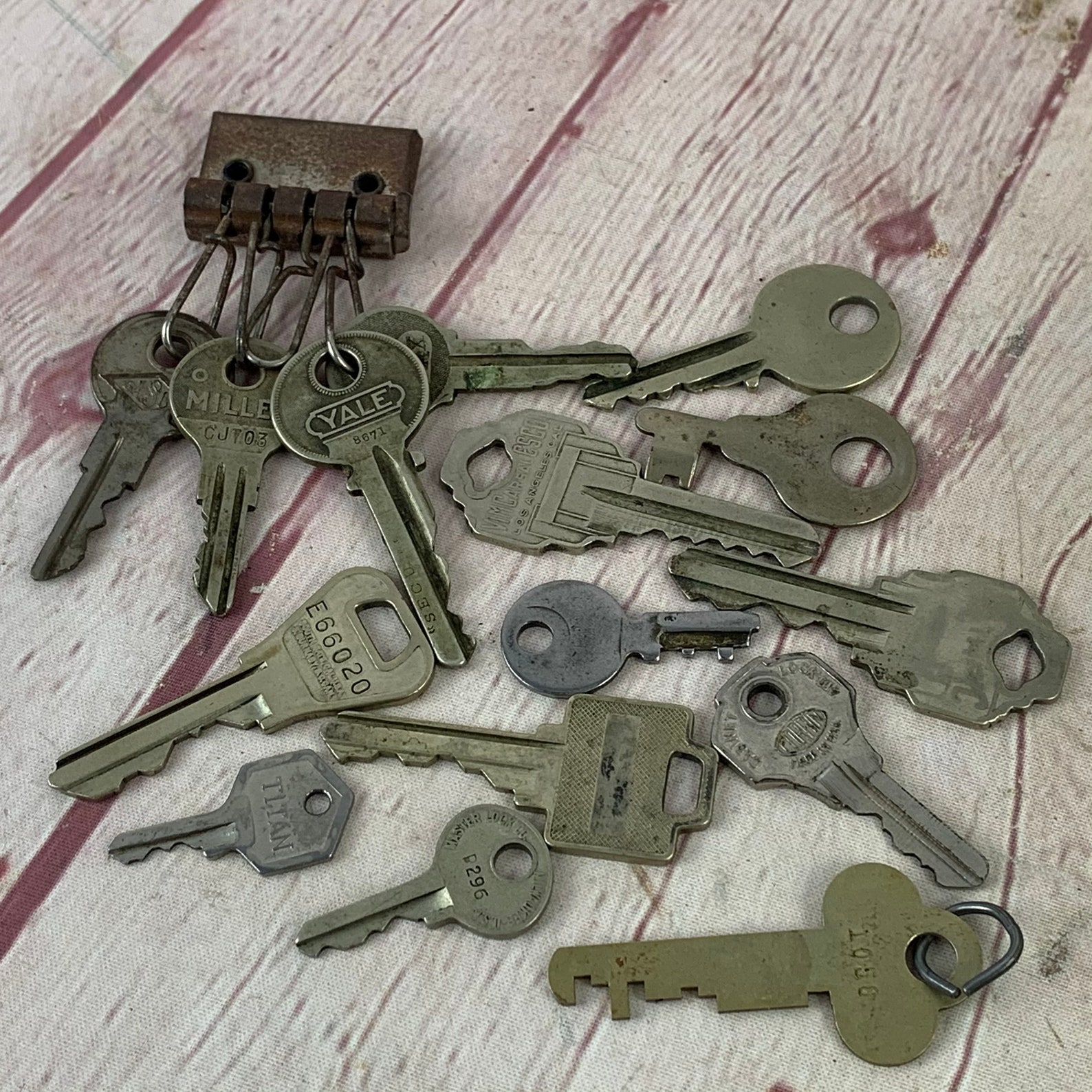 Lot of 15 Vintage Keys Key Some Brass Destash Altered Art - Etsy