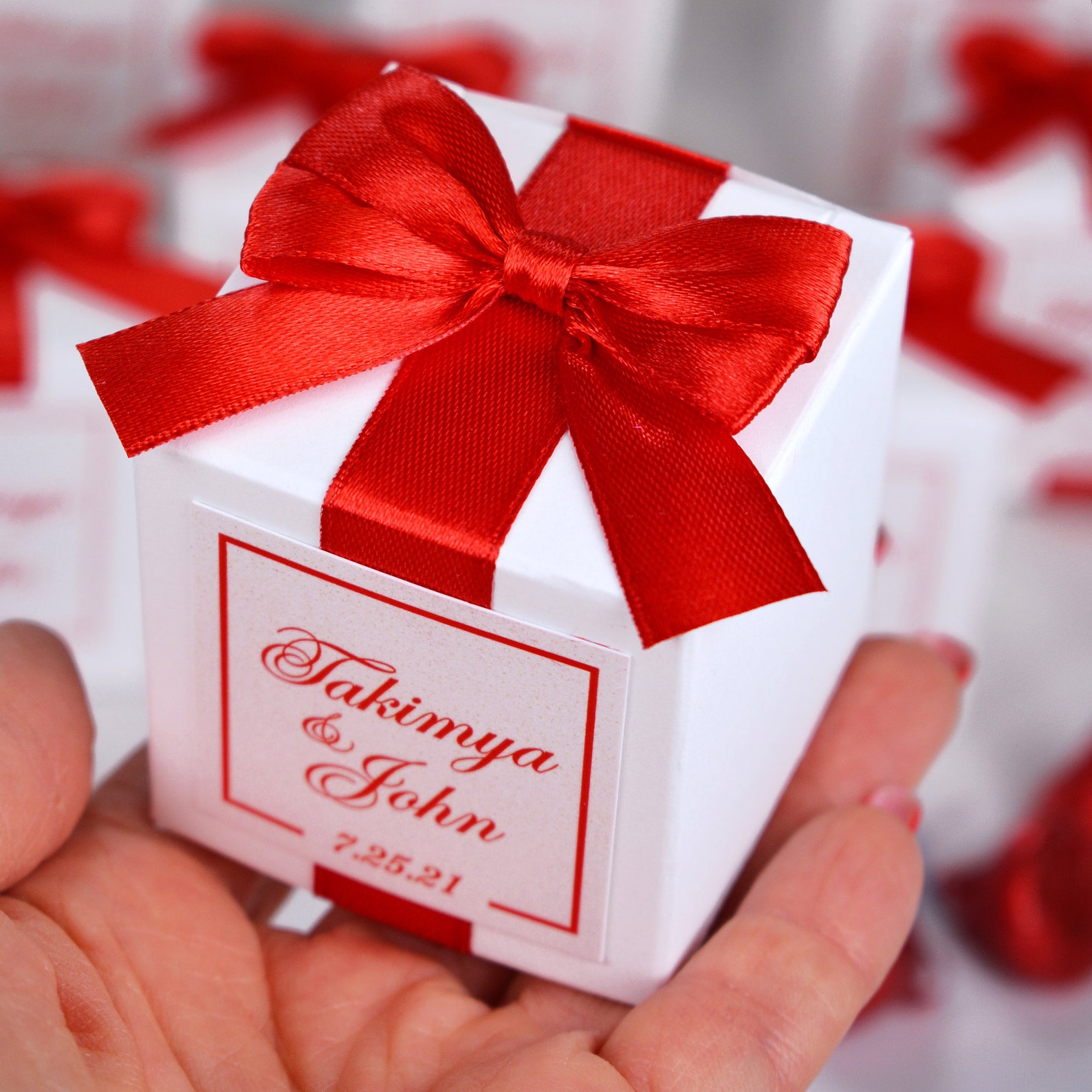 Personalized Wedding Bonbonniere: Elegant Favor Box With Satin Ribbon ...