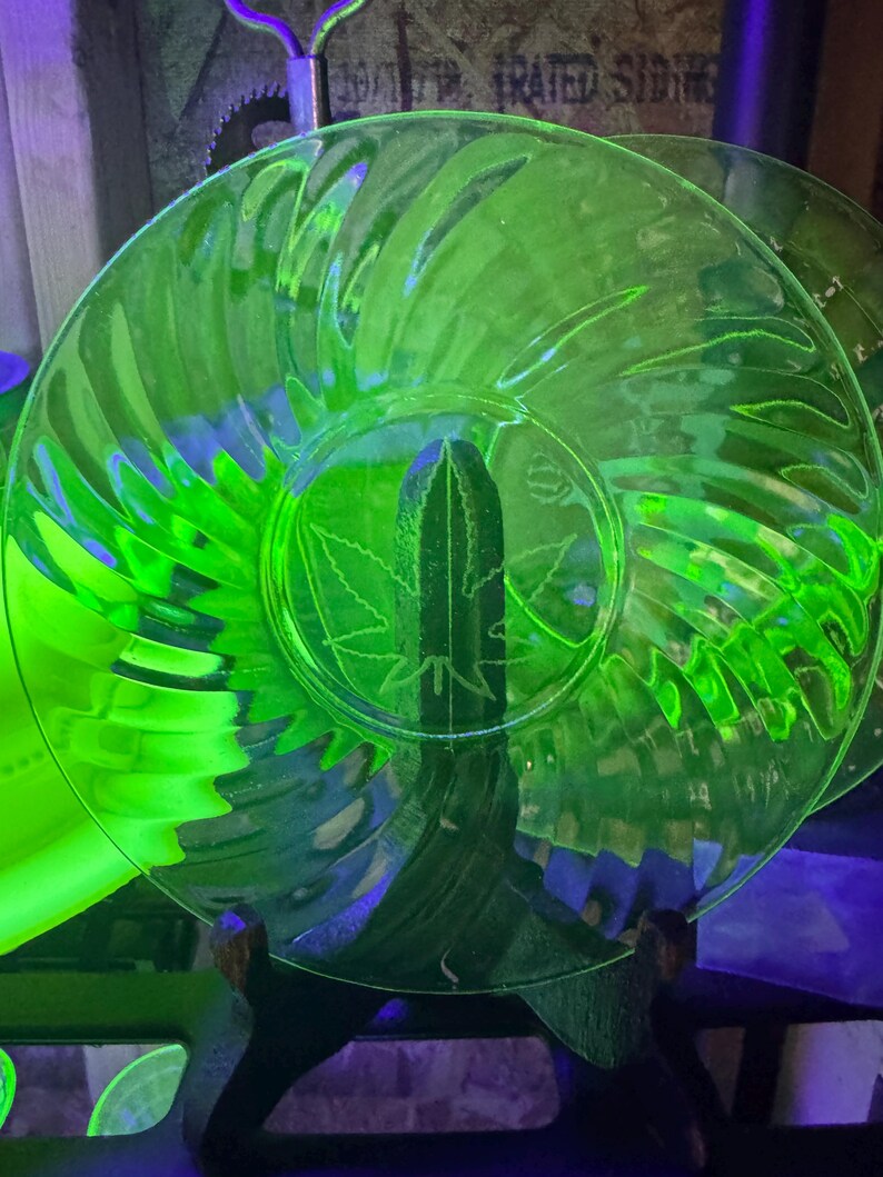 Custom Hand Engraved 420 Uranium Glass Plate. I Repurpose Uranium Glass ...