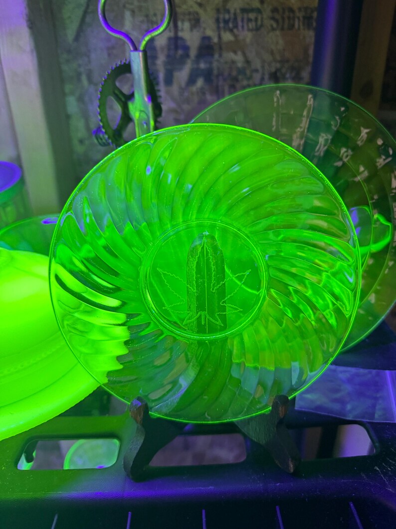 Custom Hand Engraved 420 Uranium Glass Plate. I Repurpose Uranium Glass ...