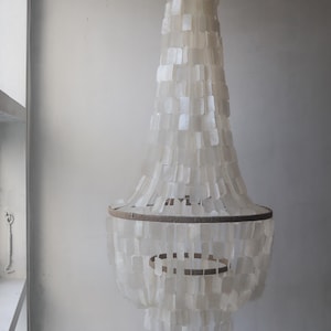Natural Capiz Shell Ceiling Light , Capiz Shell Shell Chandelier Bali ...