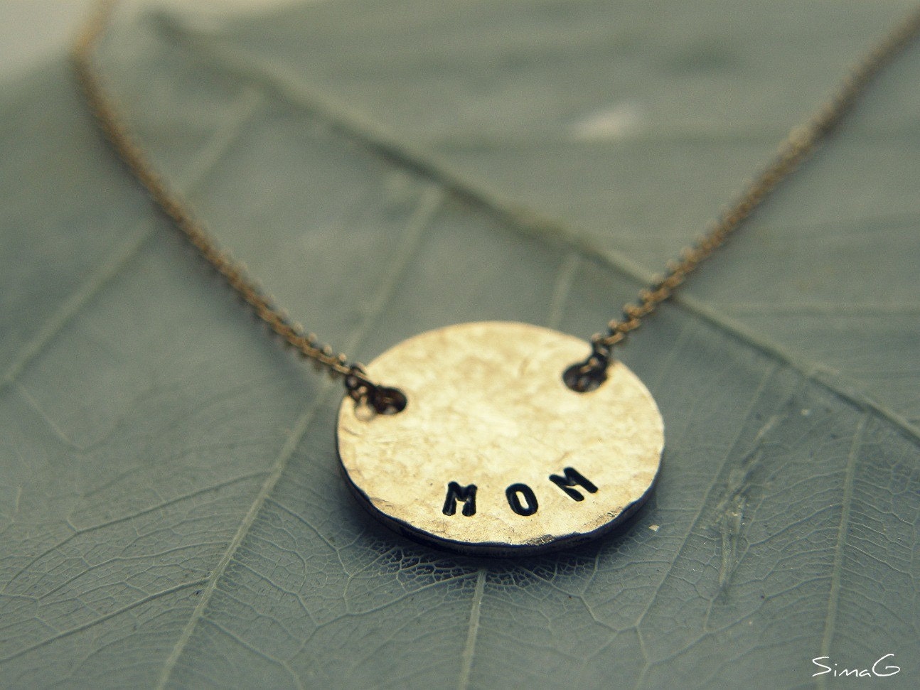Personalized Jewelry - Simple Gold Disc. Feminine Necklace .modern Gold ...