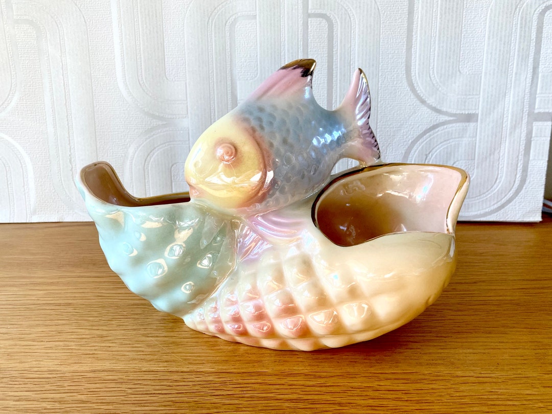 Kalmar Pottery, Australia, Fish & Shell Slip Vase Model T131 C1950s 2 ...