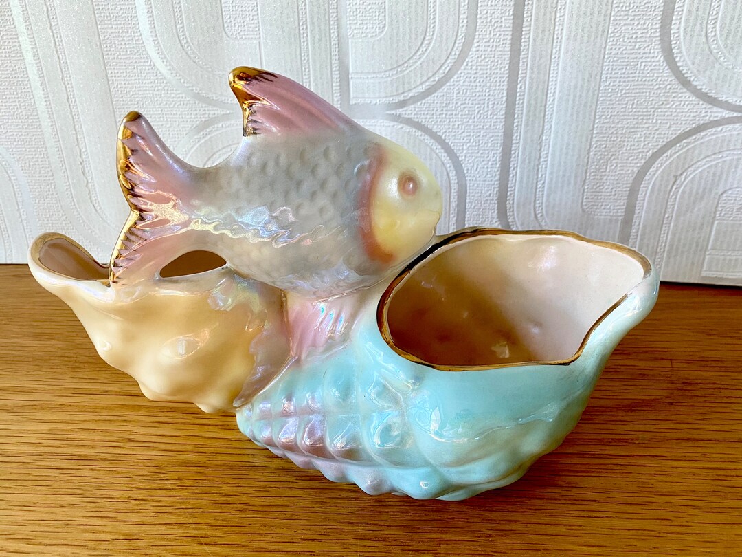 Kalmar Pottery, Australia, Fish & Shell Slip Vase Model T131 C1950s (1 ...