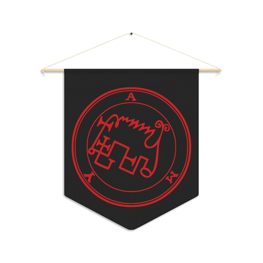 Demonological - Amy Sigil - Black-red - Pennant 45.7 Cm × 53.3 Cm (18 ...