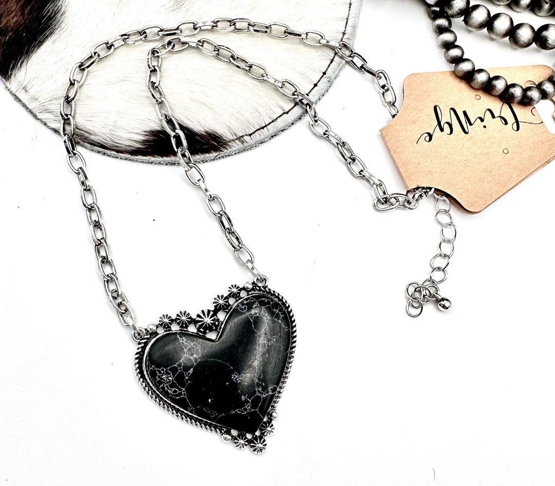 17" Black Chunky Heart Pendant Necklace, Boho Black Heart Necklace ...