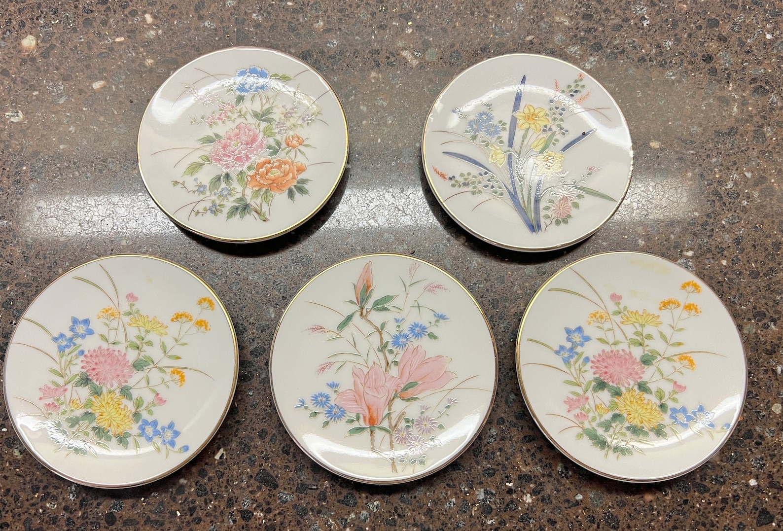 Five 3 1/8” Wildflower Themed Plates With Gilt Trim - Etsy
