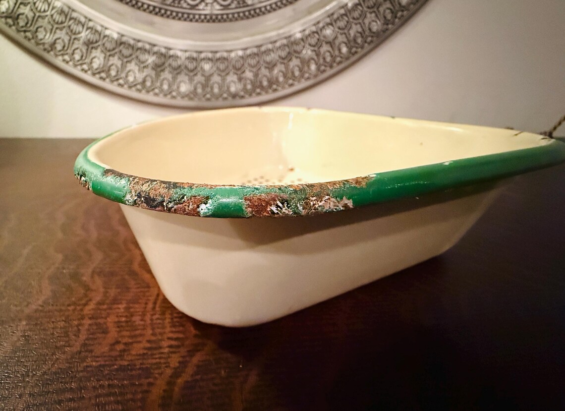 Enamelware Corner Colander, Ivory With Green Trim, Circa 1930’s - Etsy