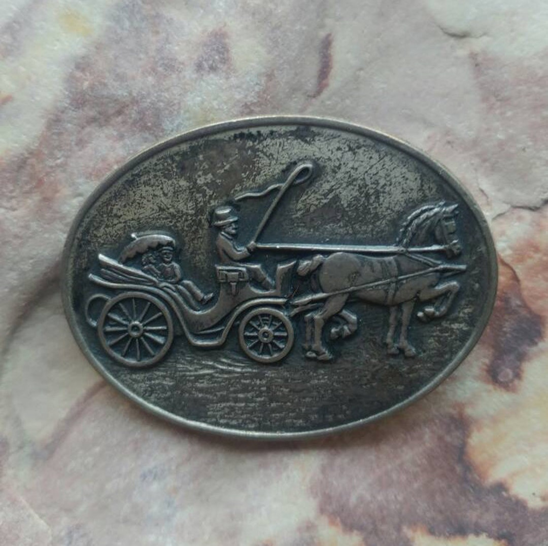 Sterling Silver Pin Brooch Featuring Horse and Carriage and a Couple - Etsy
