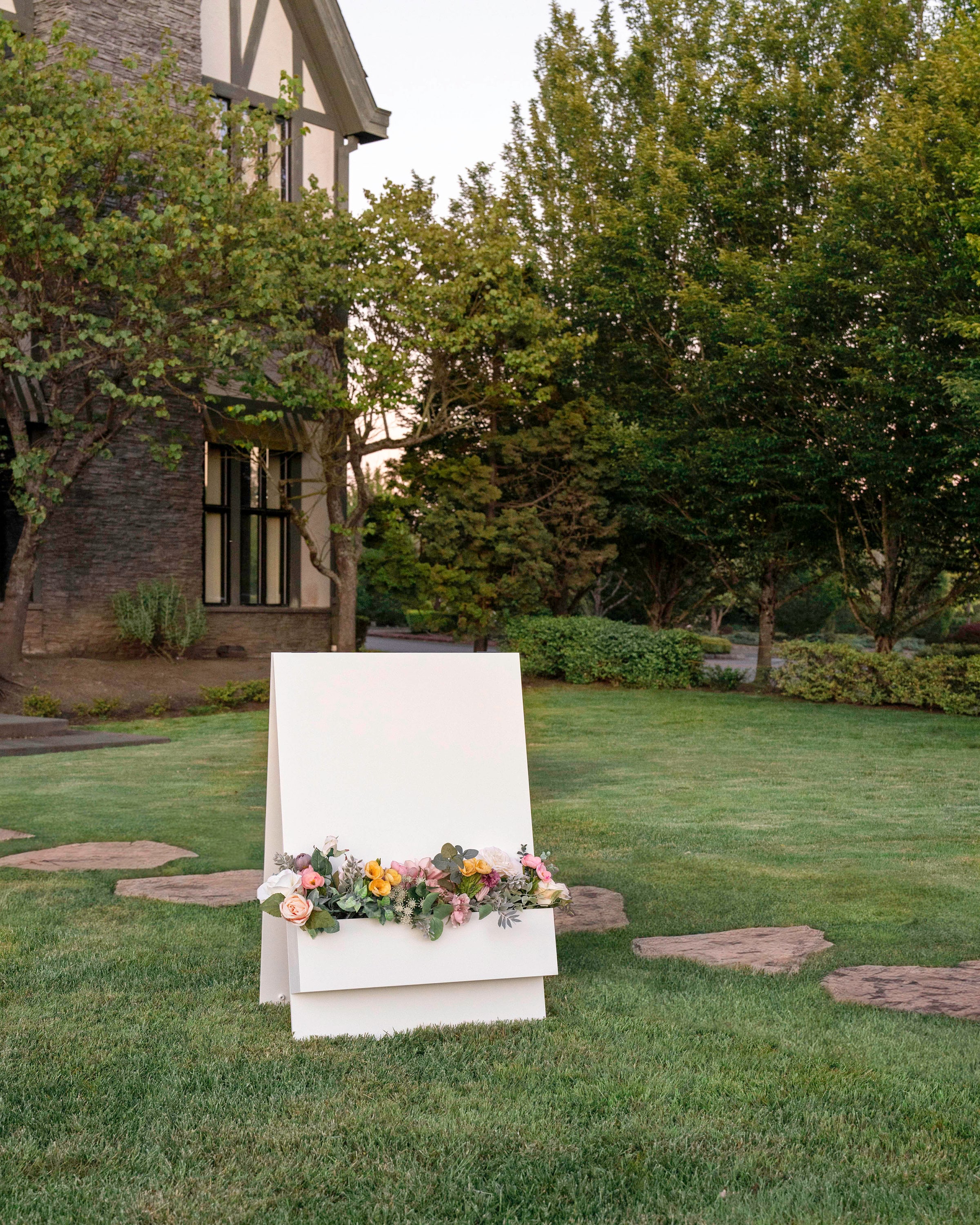 Handmade Wedding Welcome Sign With Flower Box: Personalized Elegant ...