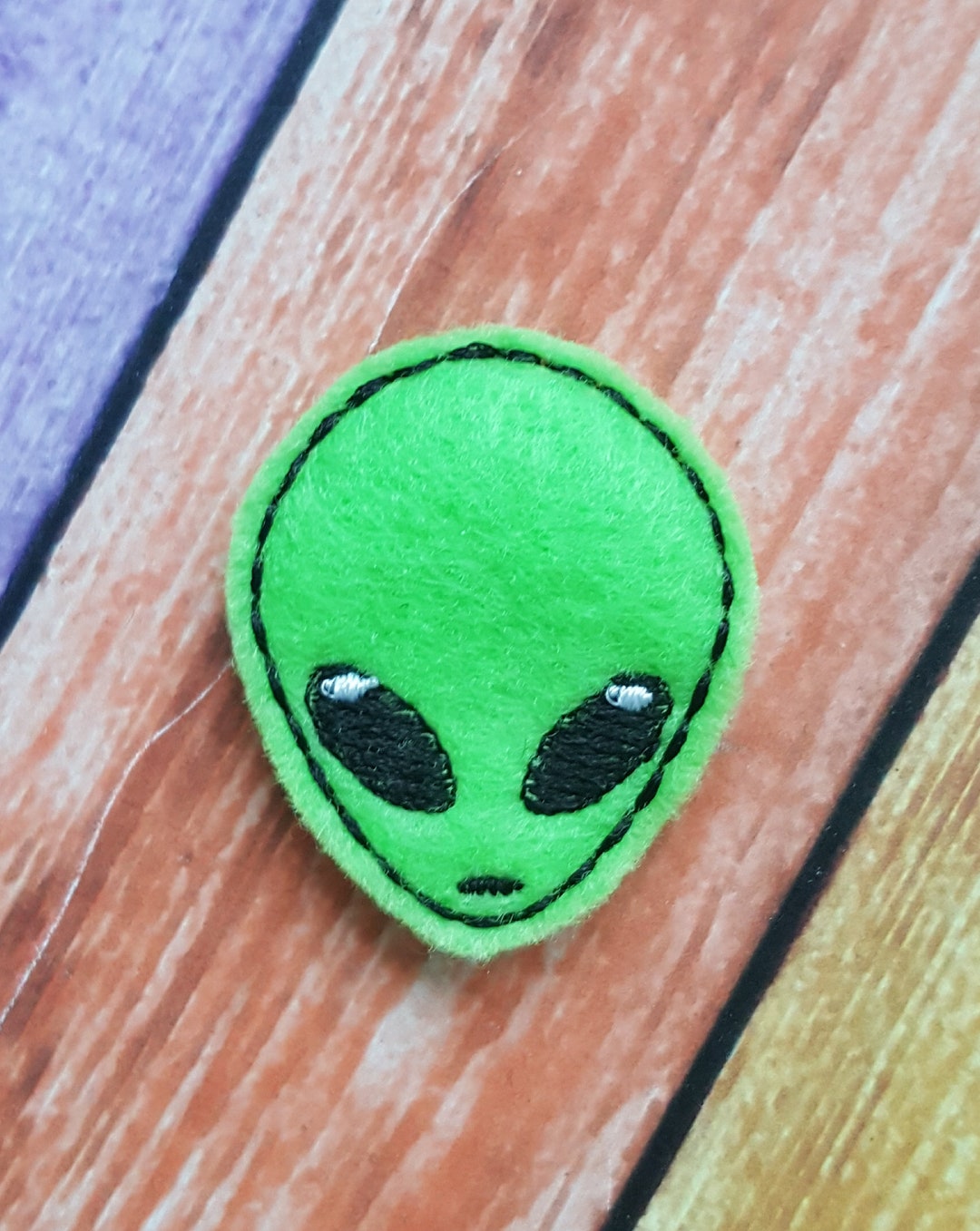 Alien Head Feltie ( UNCUT FELTIE ) Alien Feltie, Felt Embellishments ...