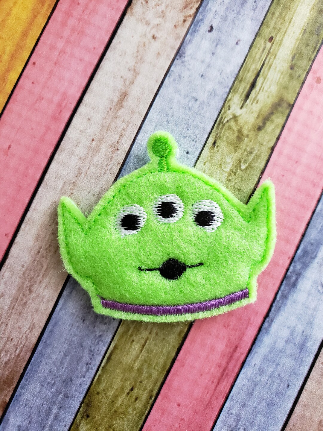 Alien Felt Feltie (UNCUT FELTIE) Alien Feltie, Felt Embellishments ...